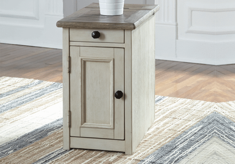 Bolanburg Chairside End Table | Cincinnati Overstock Warehouse