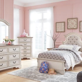 Realyn Two-Tone 3Pc. Vanity | Cincinnati Overstock Warehouse