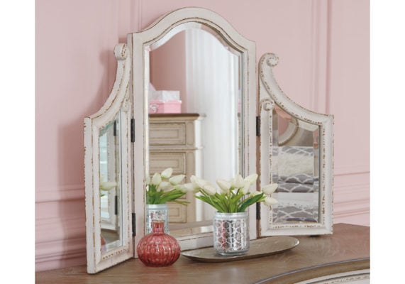 Realyn Two-Tone 3Pc. Vanity | Cincinnati Overstock Warehouse
